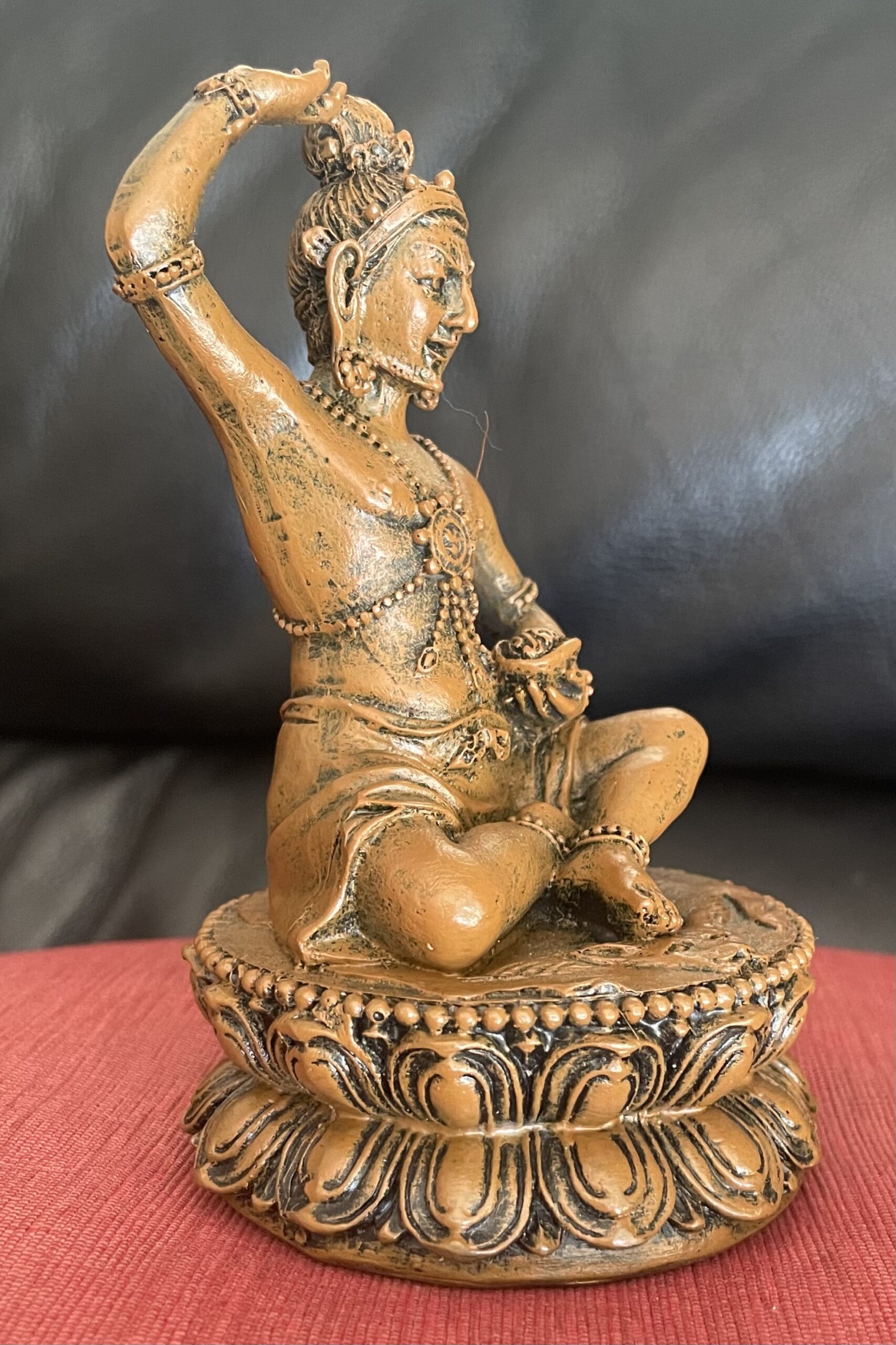 Lifelike Statue of the Vidyadhara Shri Singha - Future Alchemy